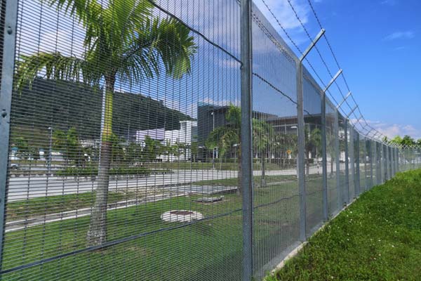 EMU Welded Wire Steel Grille | Engtex Metals Utara